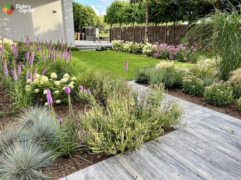 Ogród przy całorocznym domu letniskowym - Ogrody w różnych stylach ...