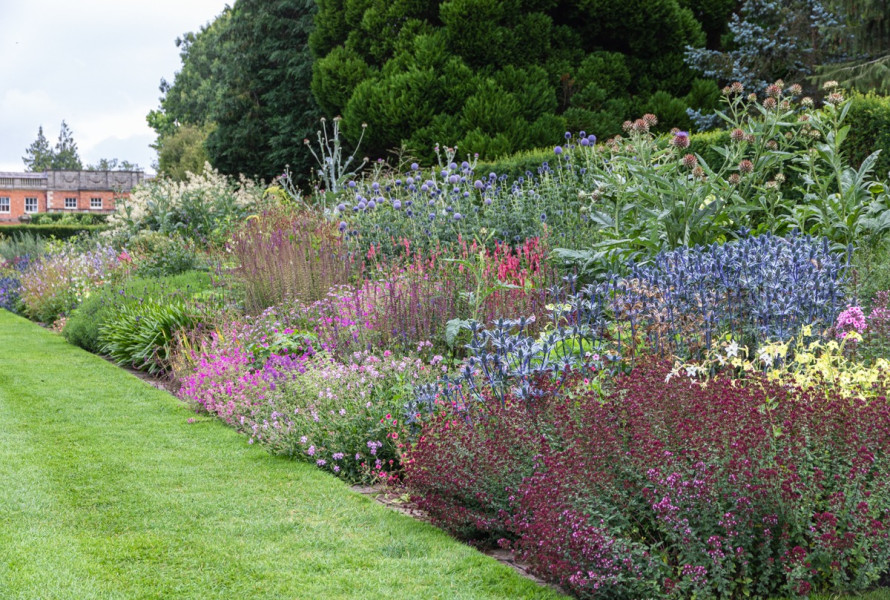 Rabata ziołowa w zabytkowym Newby Hall w północnej Anglii - Świat ...