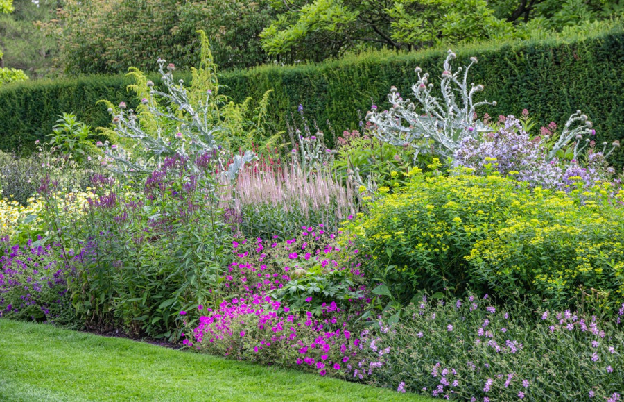 Rabata ziołowa w zabytkowym Newby Hall w północnej Anglii - Świat ...